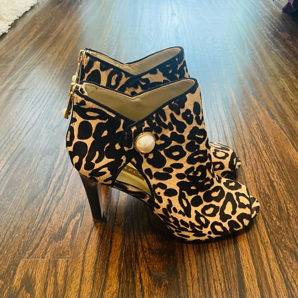 Louise et Cie | Shoes | Louise Et Cie Leopard Print Peep Toe Booties ...